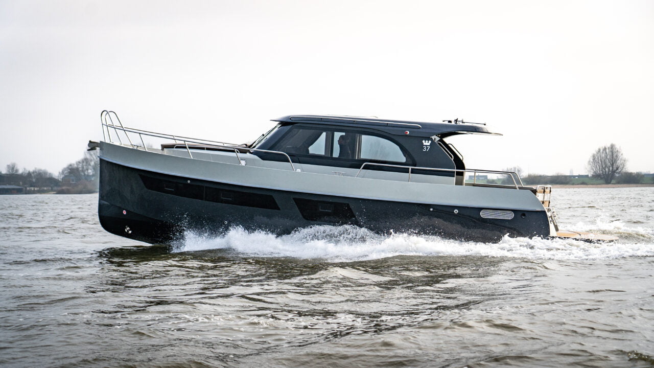 Maxima 37 Cruiser: Comfort en Luxe op het Water - Brinks Watersport