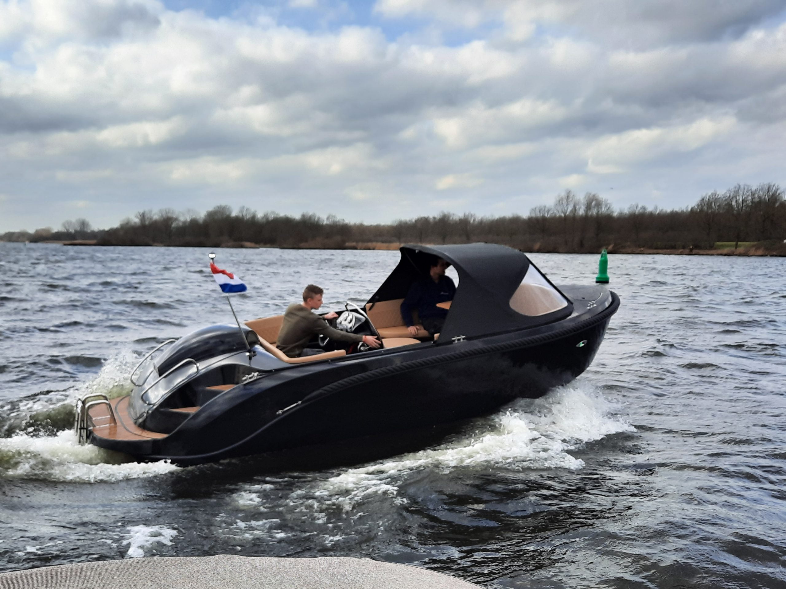 Oud Huijzer 600 Tender Review - Brinks Watersport